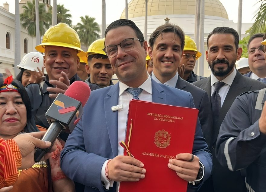Ministro Héctor Silva: "Ley Orgánica de Minas marca el inicio de un ...